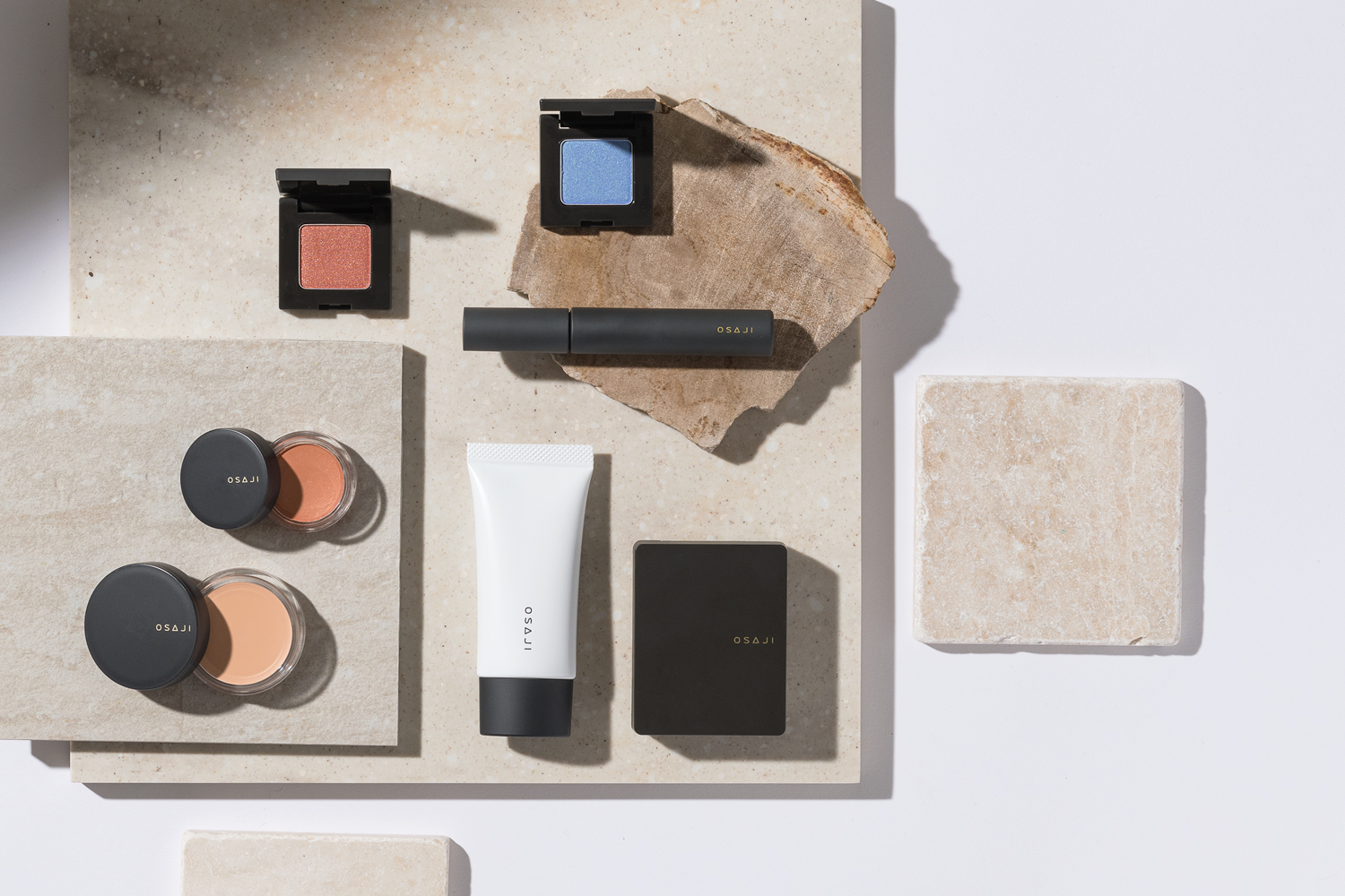 隠すベースメイクから自分を彩るベースメイクへ。 | 第3回 - OSAJI JOURNAL | 公式サイト